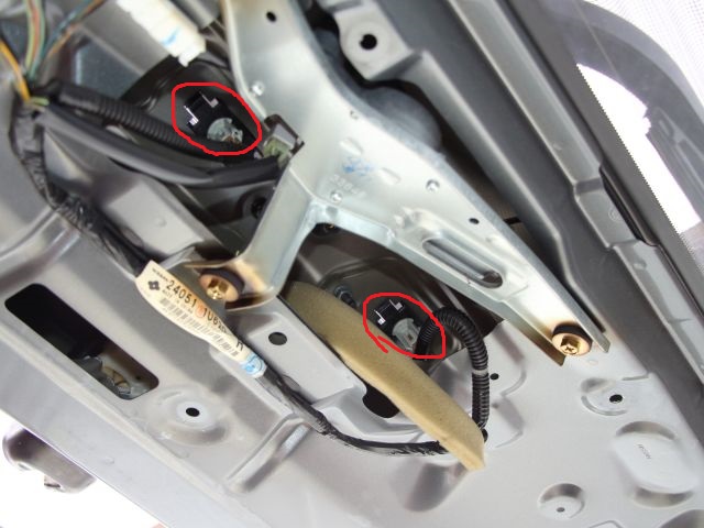 How to change the rear plate light on Nissan Note 2006? : r/Nissan